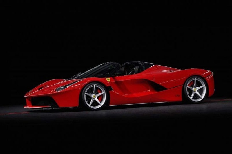 Ferrari LaFerrari Aperta in rot - 160 km - zu verkaufen