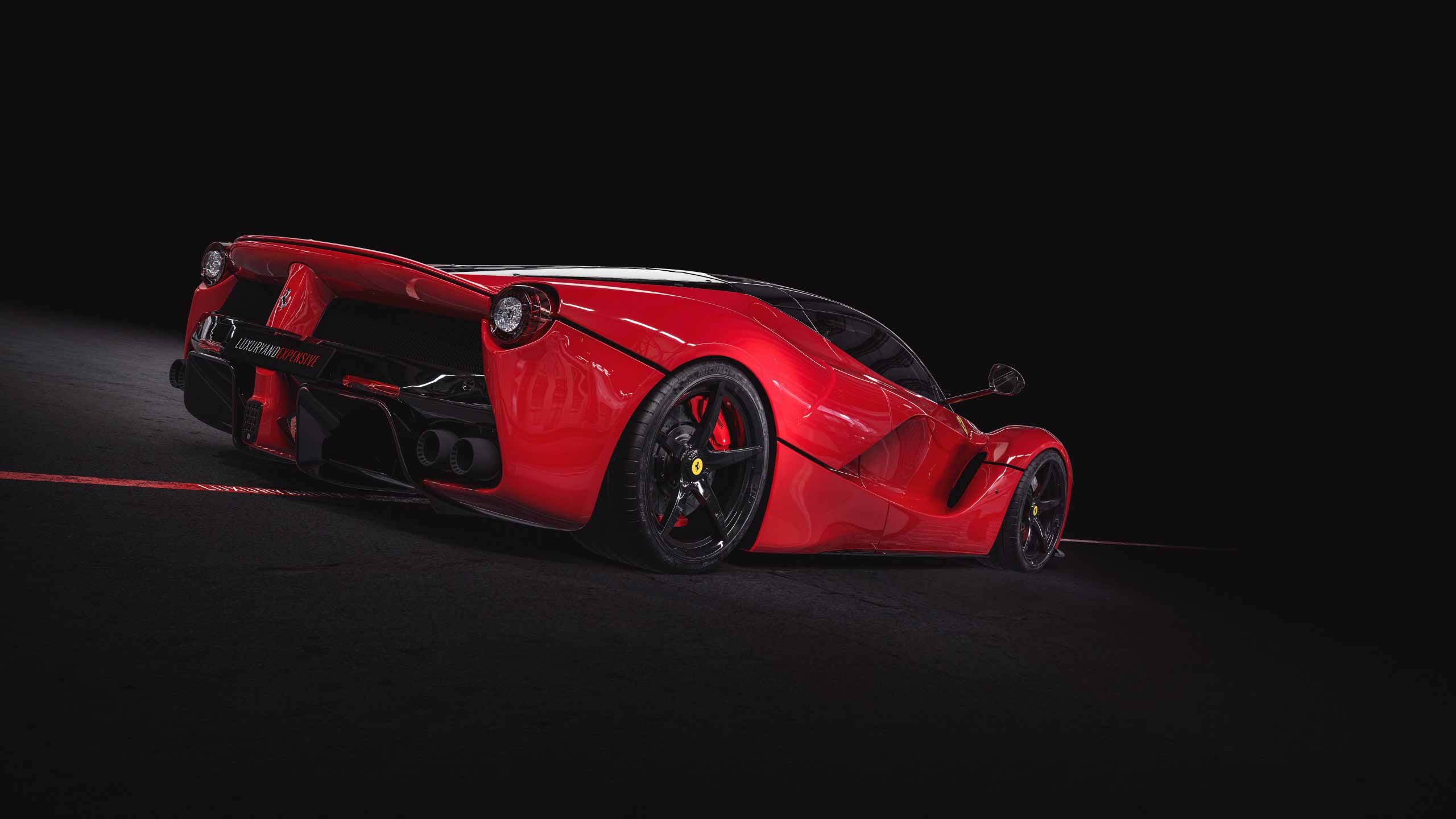 Ferrari LaFerrari in rot - Auslieferungskilometer - zu verkaufen
