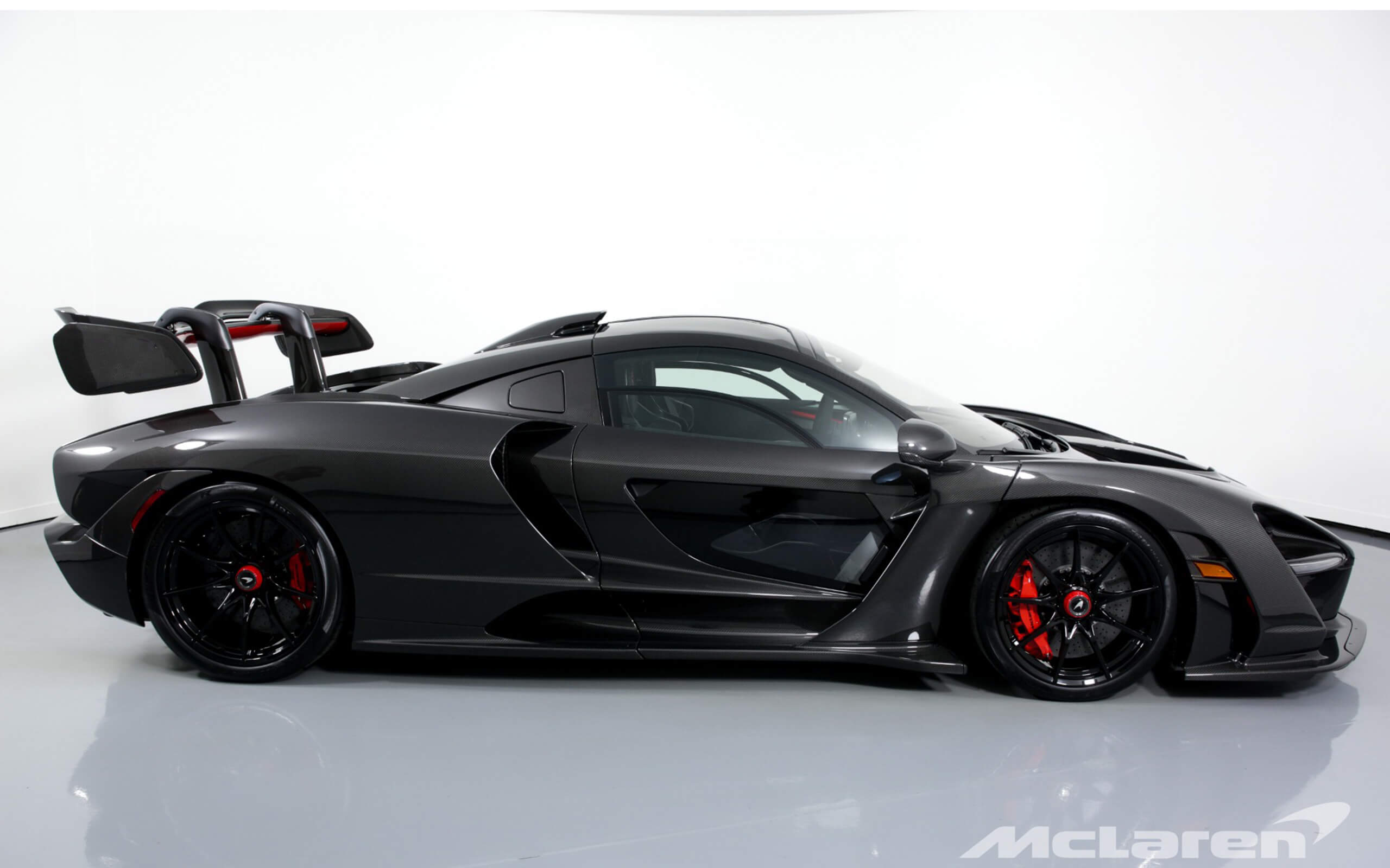 McLaren Senna - Full Carbon - delivery miles