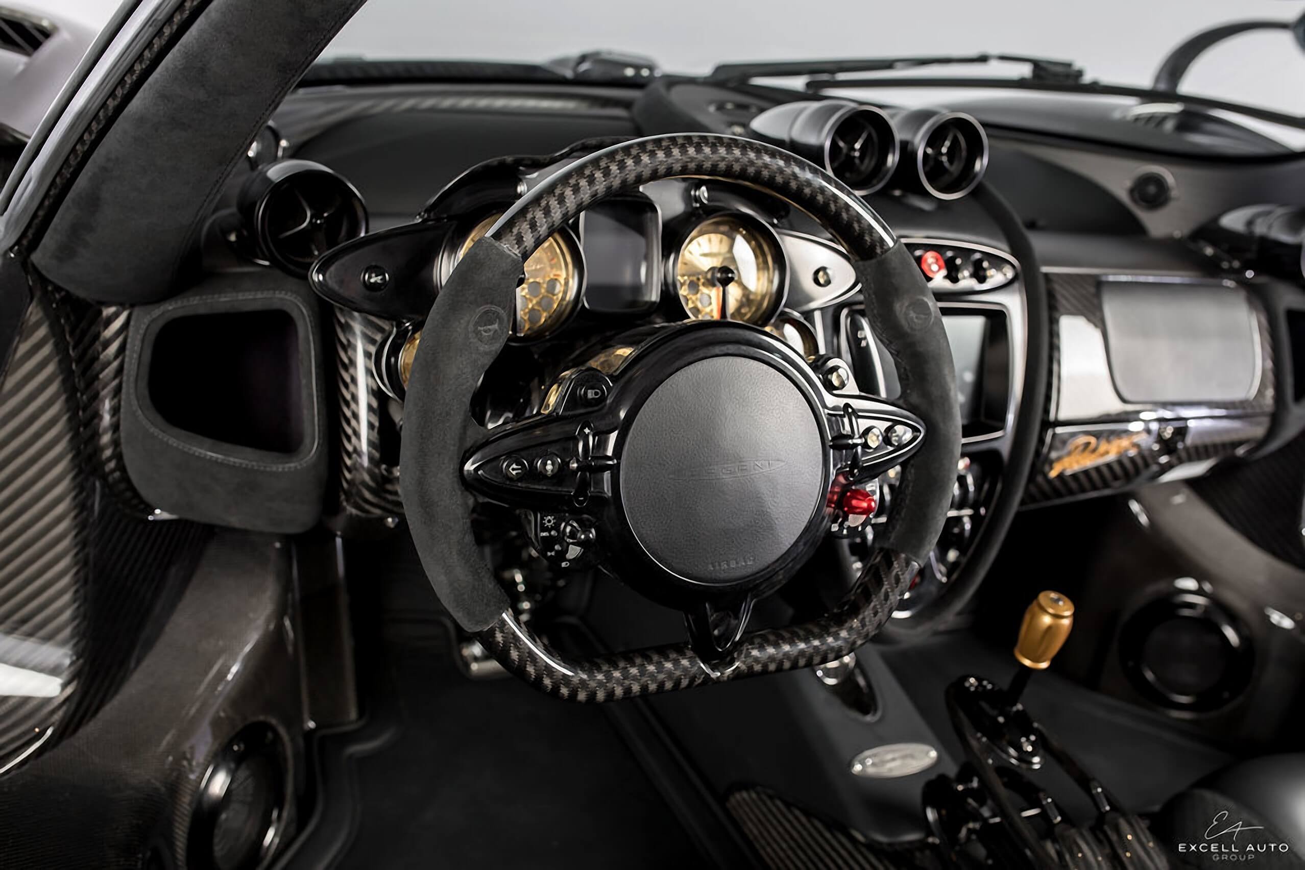 Pagani Huayra Black Interior